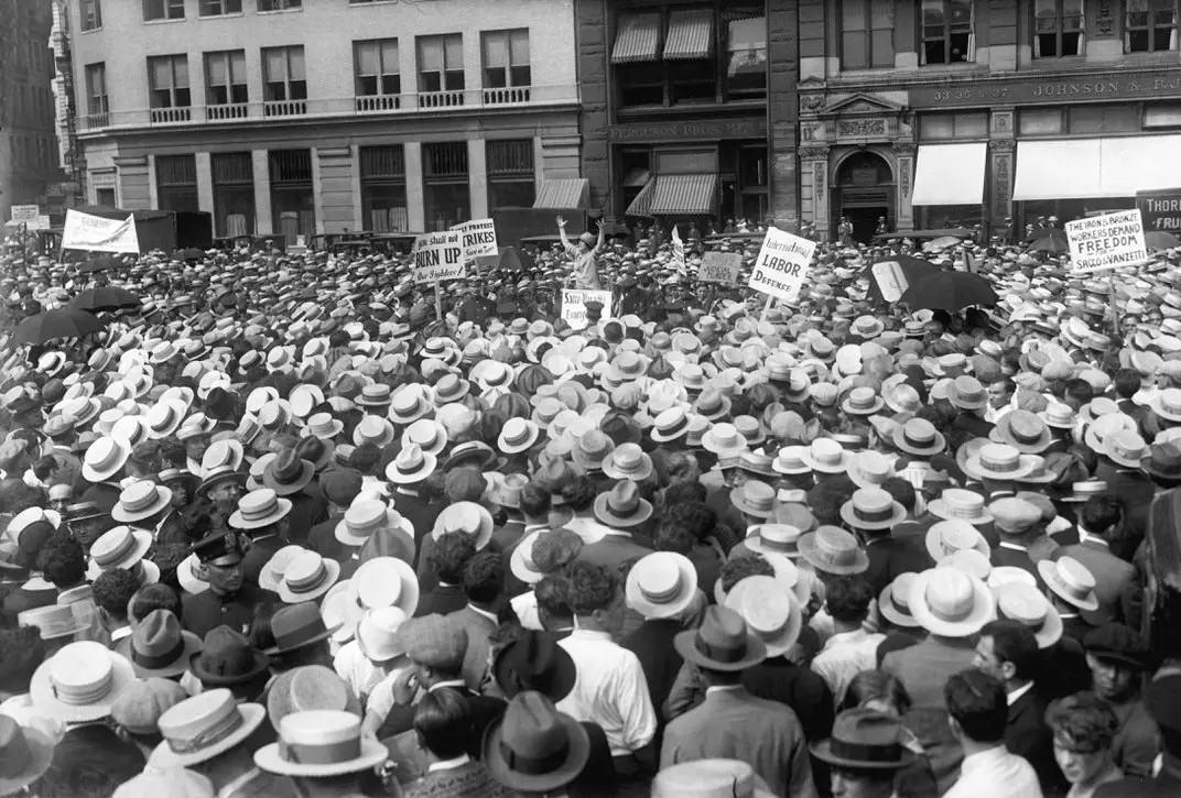 Sacco ve Vanzetti'nin idamına karşı protesto toplantısı.