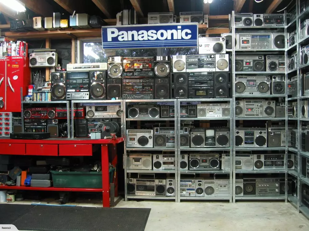 Na Siyarwa: 400 Awesome Vintage Boomboxes