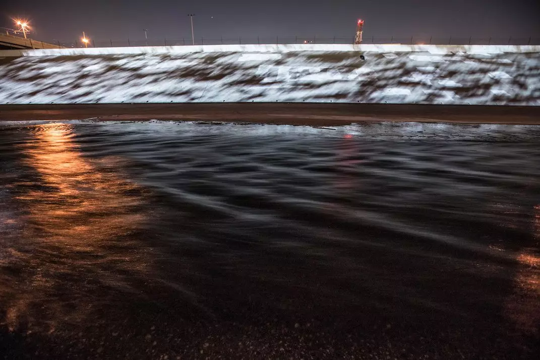 Unha nova instalación converte o río L.A. en arte 27777_5