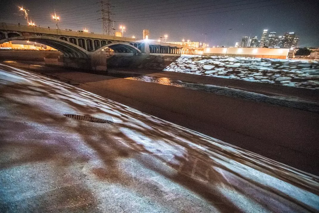 Una nueva instalación convierte el río L.A. en arte 27777_7