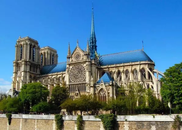 法國參議院要求重建巴黎圣母院的標誌性尖頂“完全原樣” 27800_3