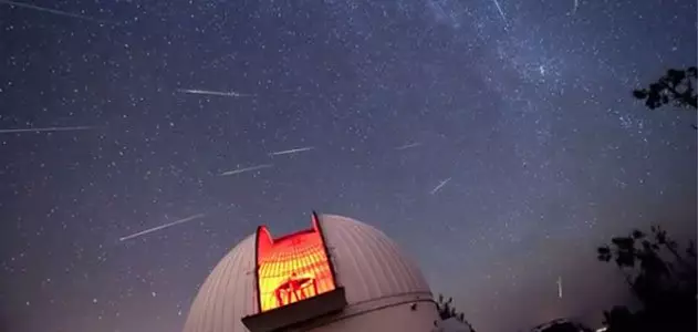 Le mpelasonto Isikhathi Esiyinhloko Sokubuka I-Meteor