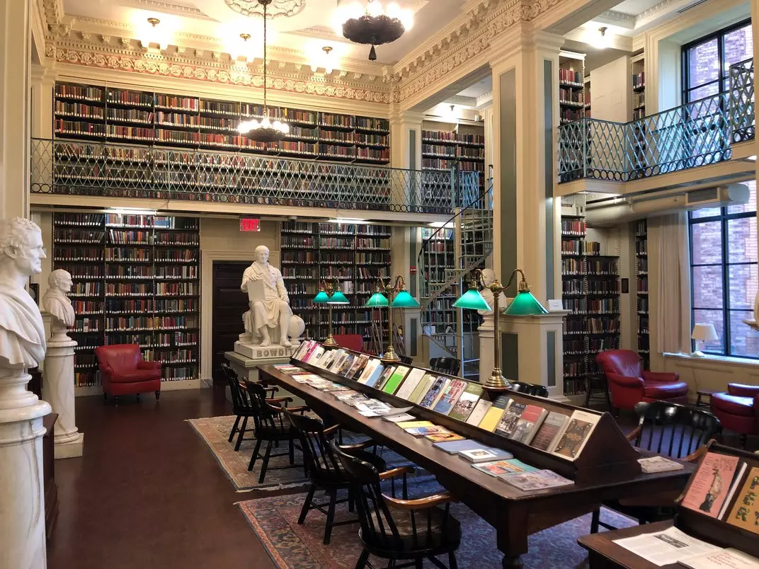 Boston Athenaeum երկրորդ հարկ