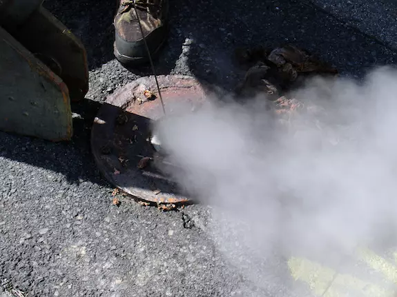 Mengapa Orang Ramai Tidak Akan Meninggalkan Pekan yang Telah Terbakar Selama Lima Puluh Tahun