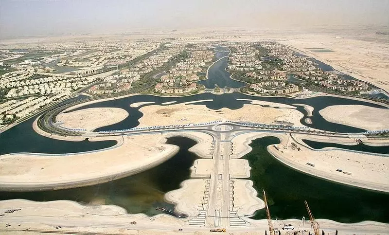 Awọn erekusu Jumeirah ti eniyan ṣe ni Ilu Dubai.