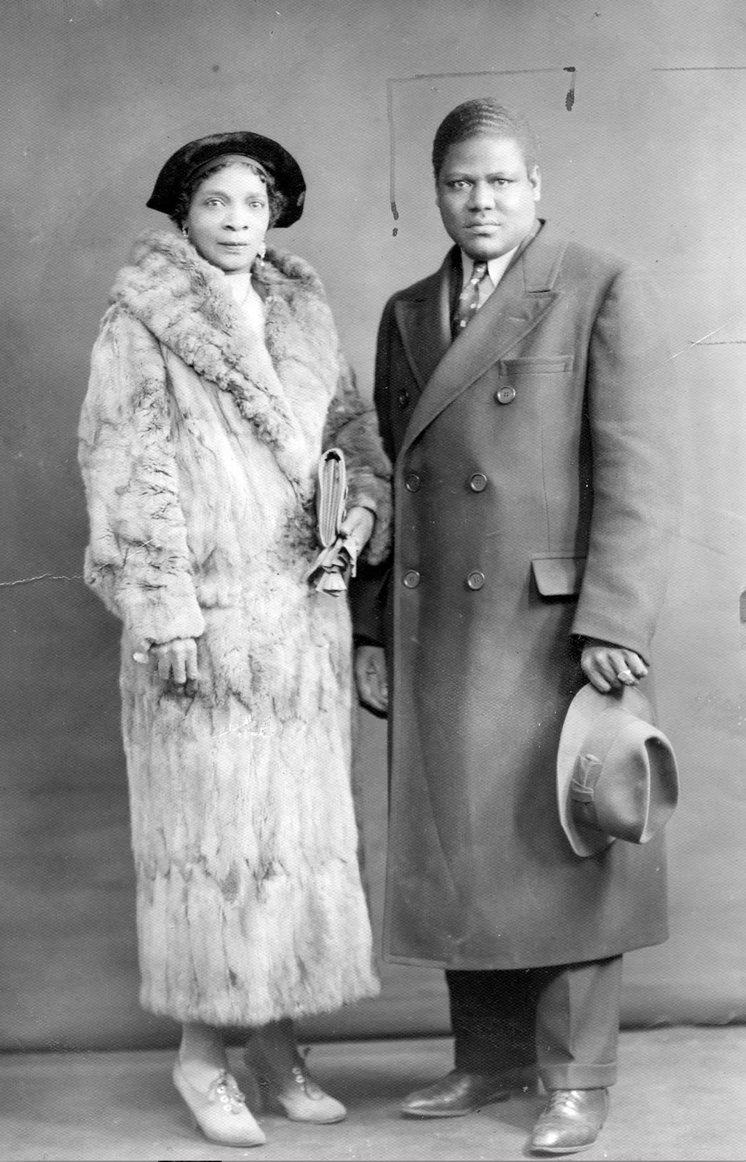 St. Clair (venstre) og Sufi Abdul Hamid (højre) i januar 1938