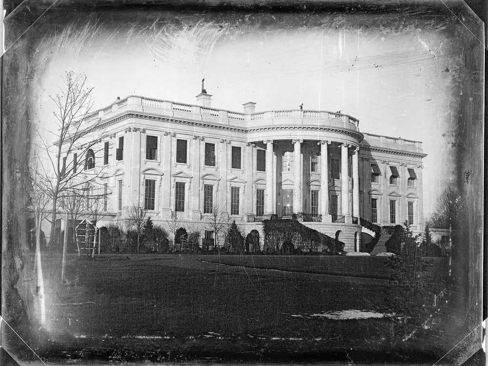 The White House Ieu, dina kanyataanana, Diwangun ku Buruh Enslaved