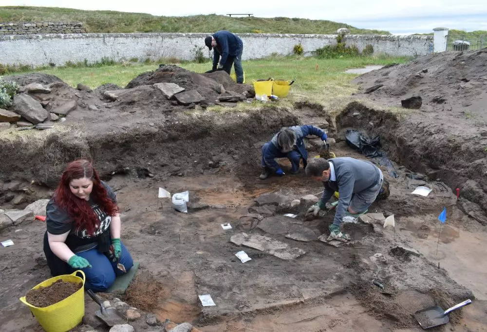 Dig entdeckt Artefakte vun engem vun "Europa verluerene Leit"