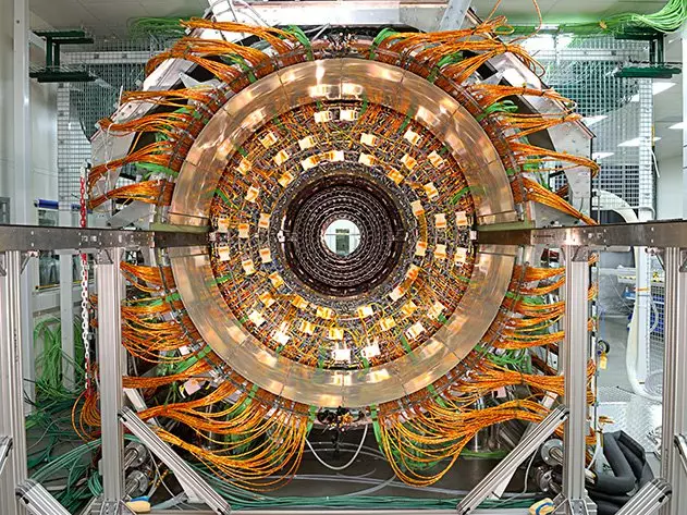 Yuav nrhiav tau Higgs Boson li cas 28527_6