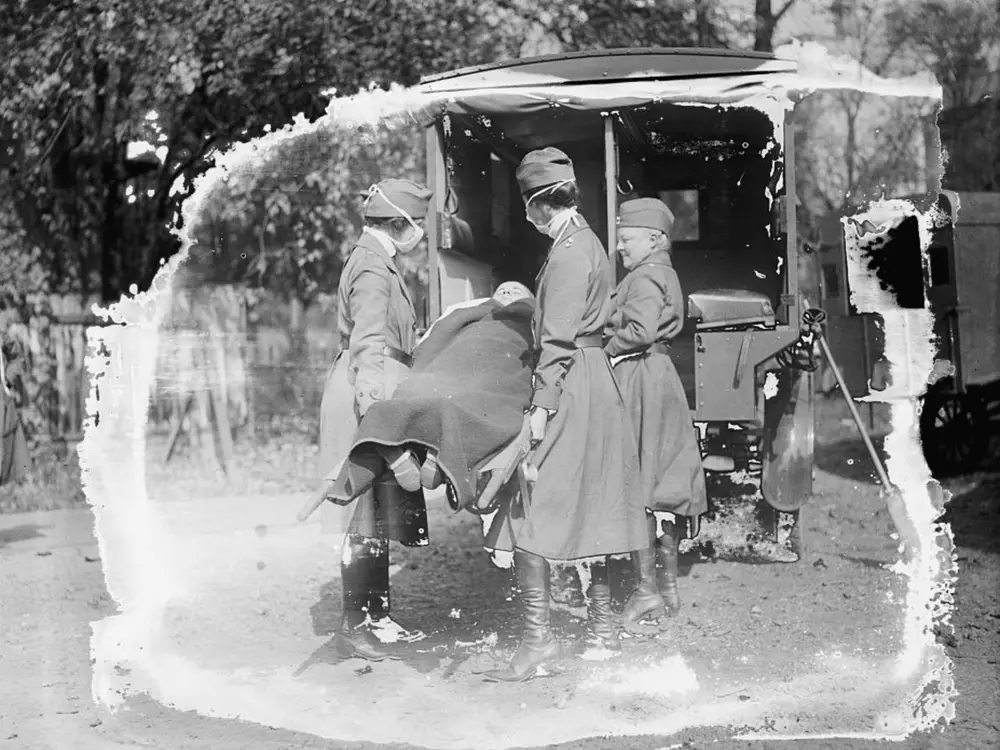 Démonstrasi di Stasion Ambulan Darurat Palang Merah di Washington, D.C., nalika pandémik influenza taun 1918