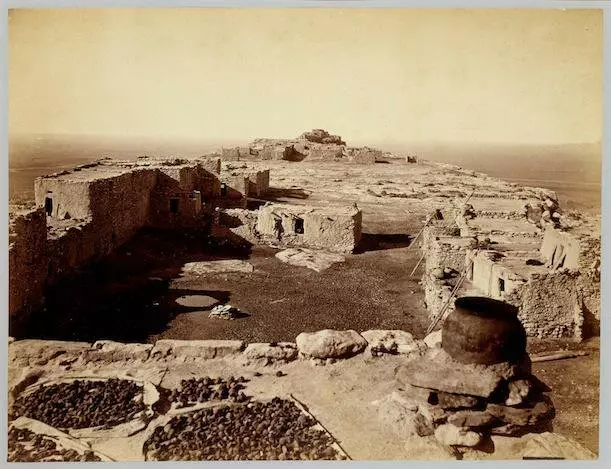 “Hopi Mesa” ໂດຍ John K. Hillers, ຄ. 1872