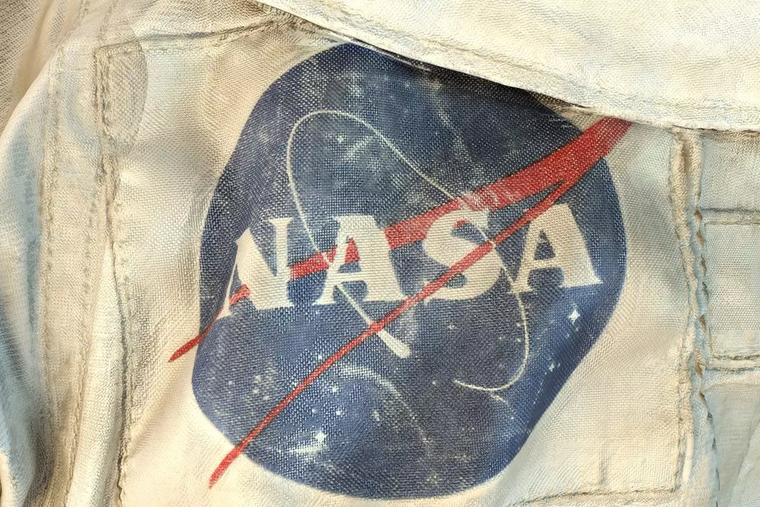 Na celebración dos 50 anos desde o alunizaxe, o traxe espacial de Neil Armstrong volverá á vista pública 28759_4