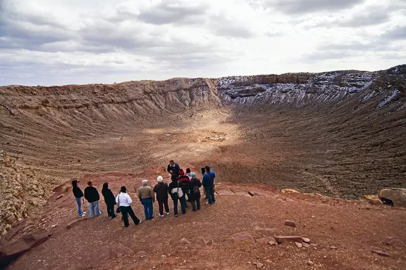 Nnukwu ọganihu: Ebe kacha mma ịhụ mmetụta Meteorite Craters 29315_3