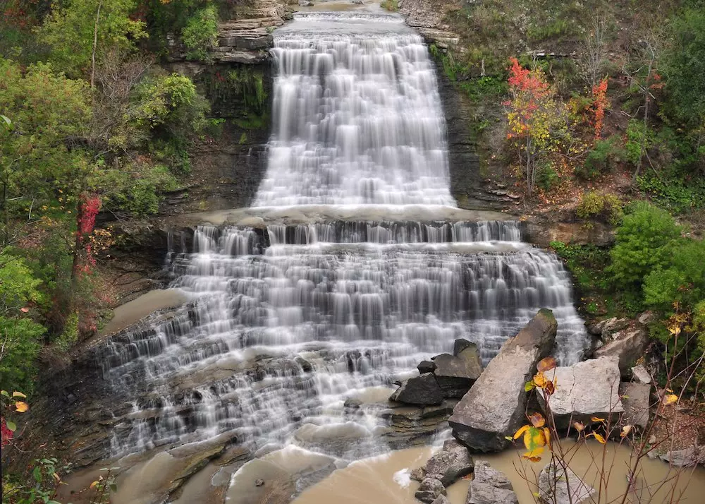 50 Mil biss Minn Niagara Falls Tinsab il-Kapitali Vera tal-Kaskata tad-Dinja 29609_3