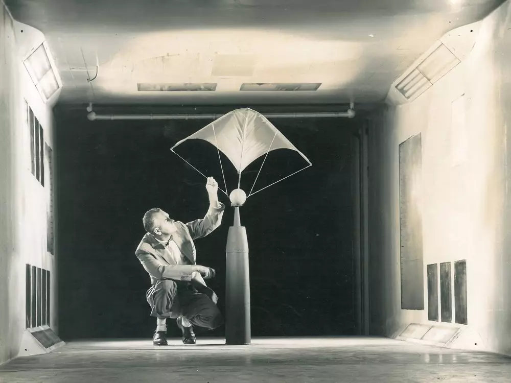 1959 Wind tunnel show