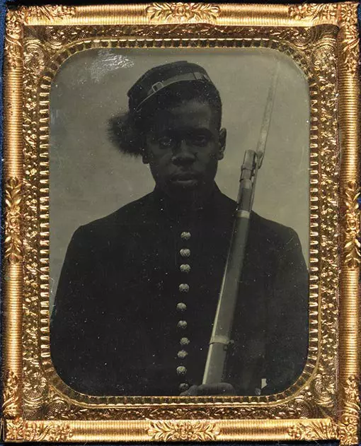 Dagerotip neznanega temnopoltega vojaka iz državljanske vojne