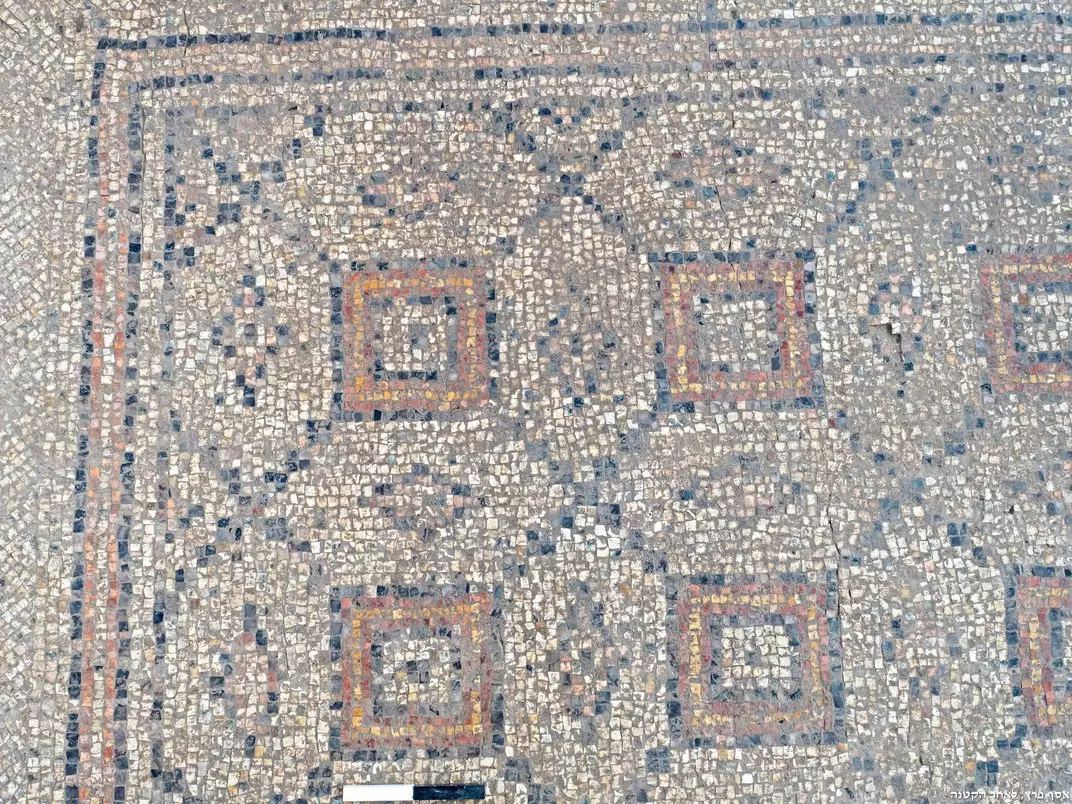 Farebná mozaika nájdená v Izraeli