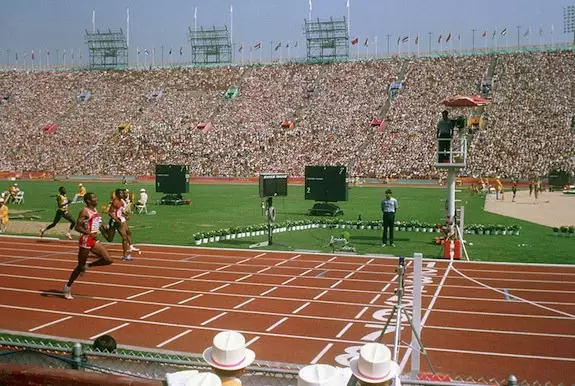 La 400-metra vetkuro sur 1984 olimpika trako