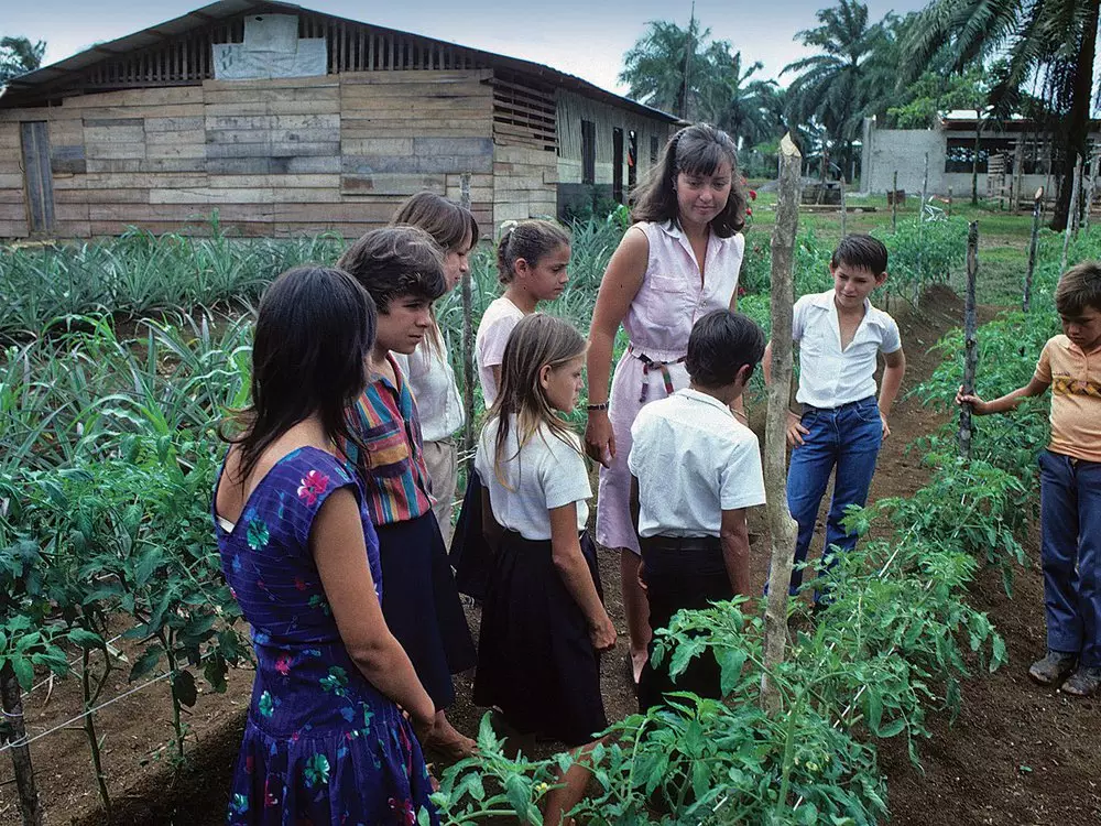 Ma’aikaciyar agaji ta Peace Corps Marya Cota-Wilson