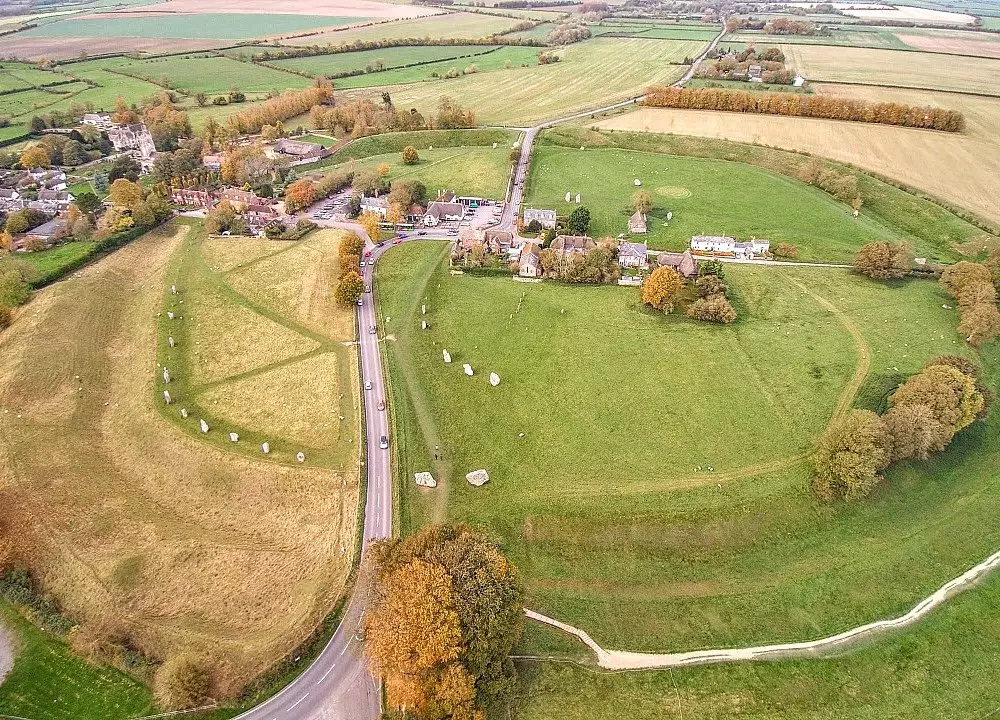 1280px-Avebury_aerial.jpg