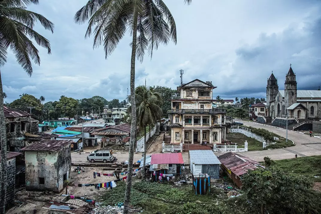 Disse forladte bygninger er de sidste rester af Liberias grundlæggelseshistorie 31095_1