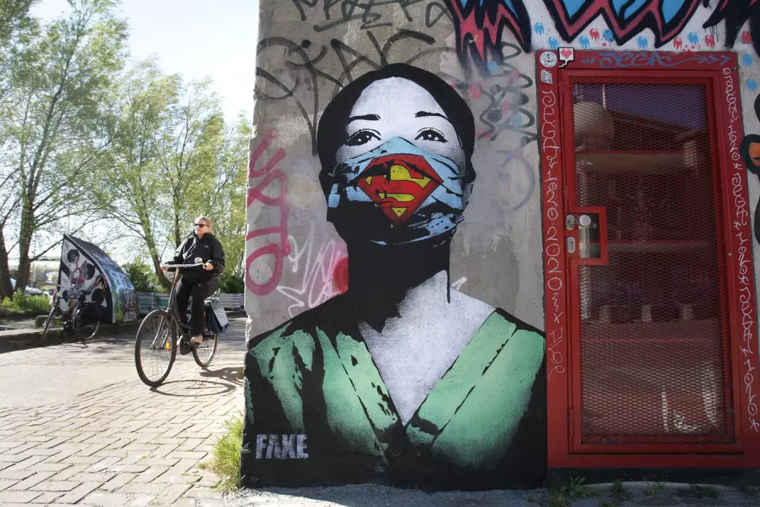 Como artistas de rua ao redor do mundo estão reagindo à vida com o COVID-19 31454_5