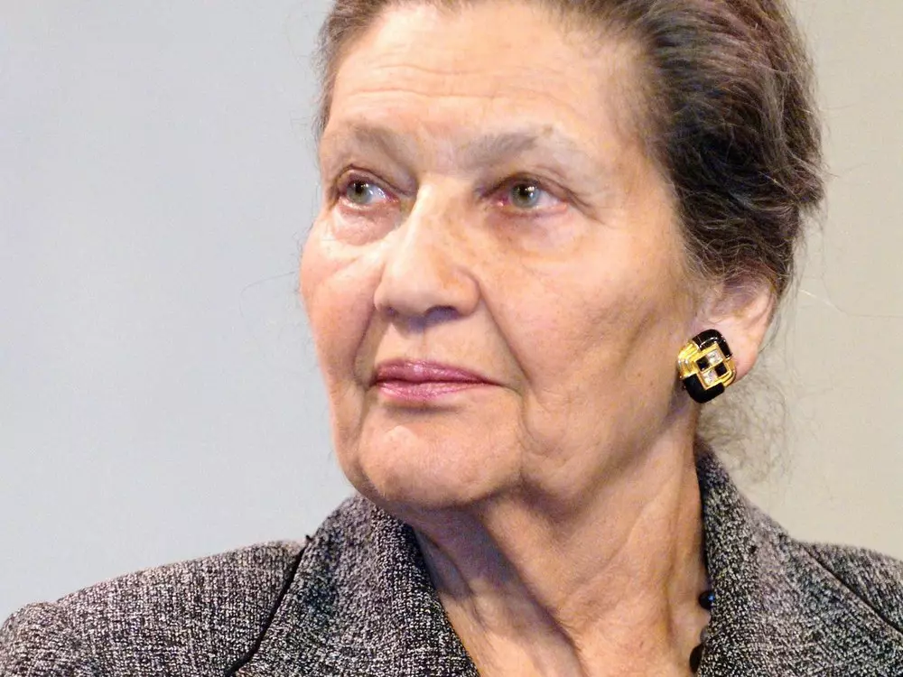 Simone_Veil,_гимнастикалық_Japy_2008_02_27_n3_ret.jpg