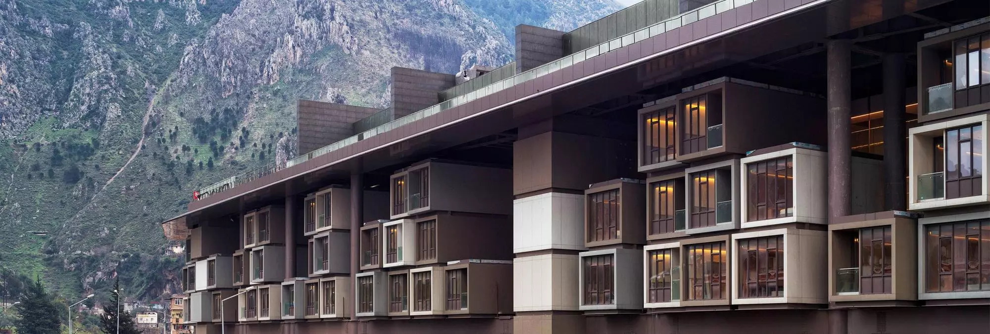 Bagong Hotel sa Turkey 'Lumulutang' sa Itaas ng Sinaunang Guho 31685_1