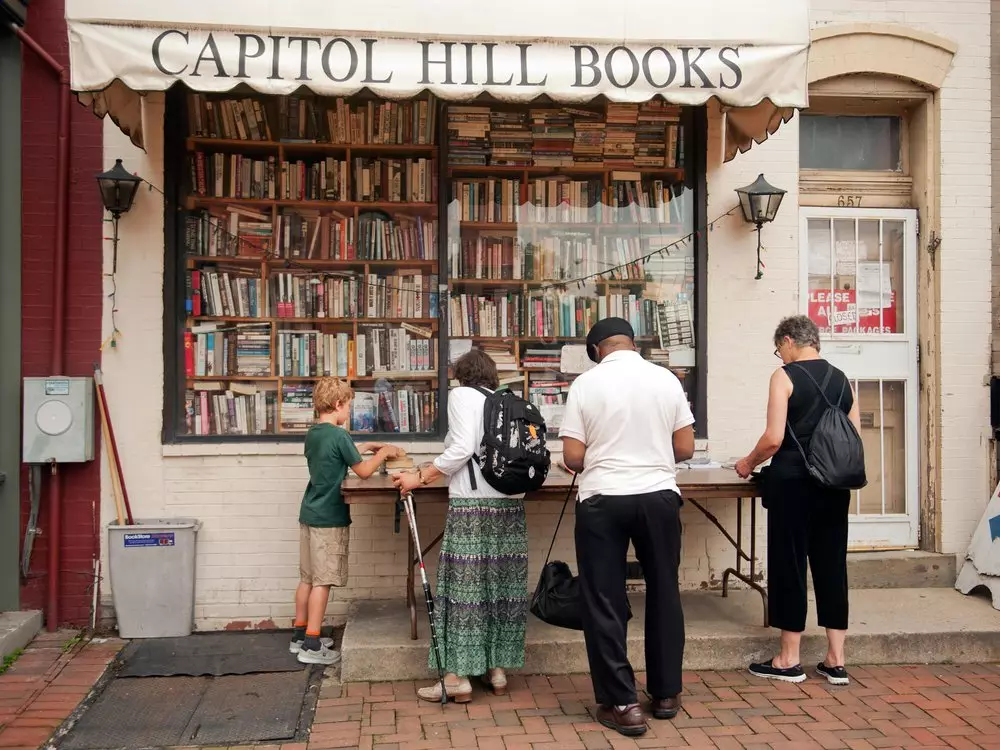 Depan Capitol Hill