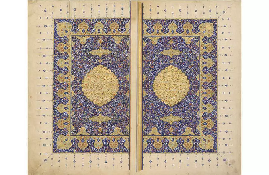 V zgodovinski prvi vrsti velika zbirka islamskih Kur'anov potuje v ZDA 31942_10