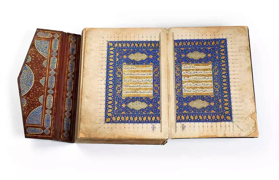 Historiallisesti ensimmäinen, suuri kokoelma islamilaisia Koraaneja matkustaa Yhdysvaltoihin. 31942_3