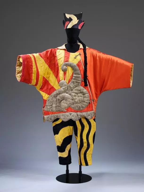 Pablo Picasso Costume kwa Chinese Conjuror kuchokera ku Parade, c. 1917