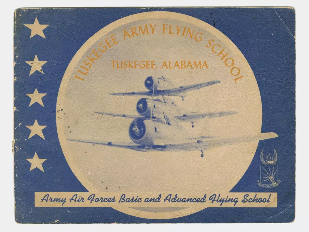 Arven fra Tuskegee Airmen svever på vingen til dette flyet fra andre verdenskrig