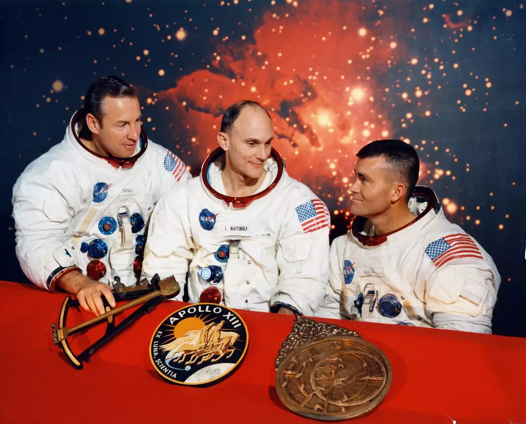 Wéi d'Crew vum beschiedegten Apollo 13 Heem koum 32459_4