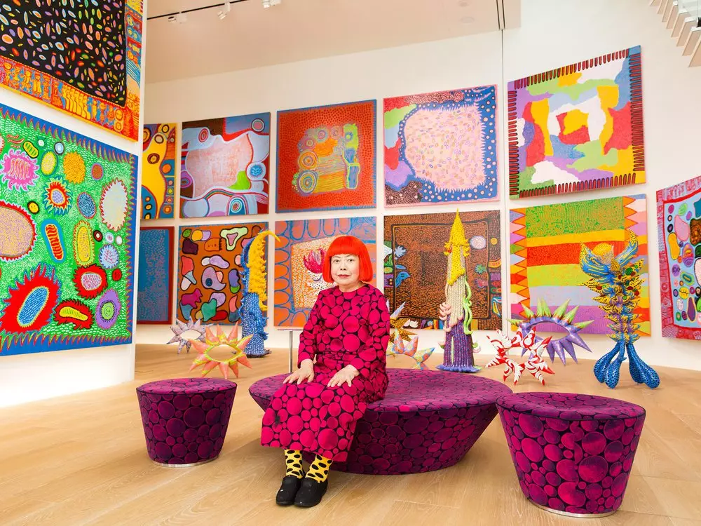 Kusama met werk (2)