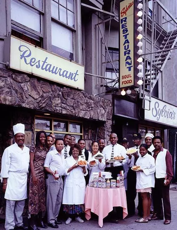 'n Harlem-instelling, Sylvia's, is in 1962 begin.