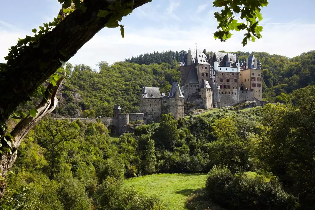 Vizitați șapte castele din cărți de povești din Germania 32655_3