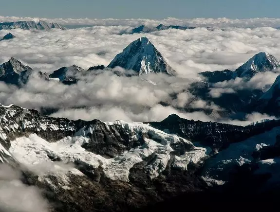 Mòn Everest pa iminite kont chanjman nan klima