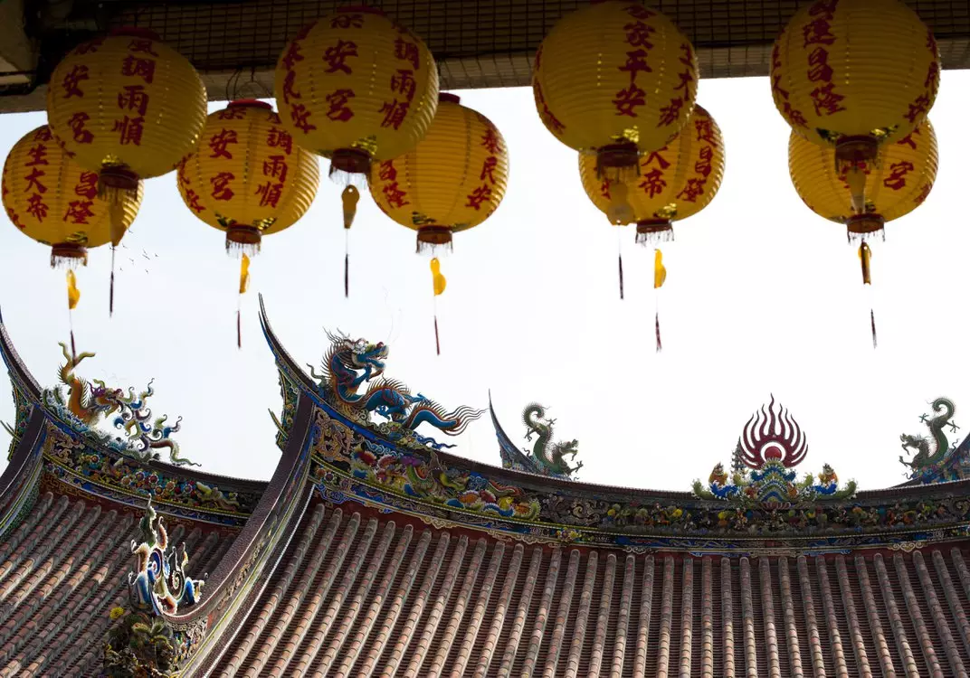 Stap binnen in de beroemde Longshan-tempel in Taiwan 33344_8