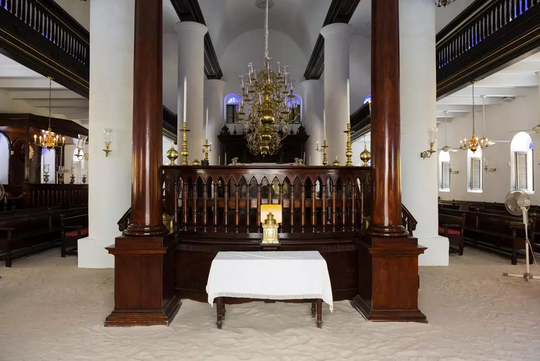 Ime na ala ájá nke Mikve Israel-Emanuel Synagogue na Willemstad, Curacao