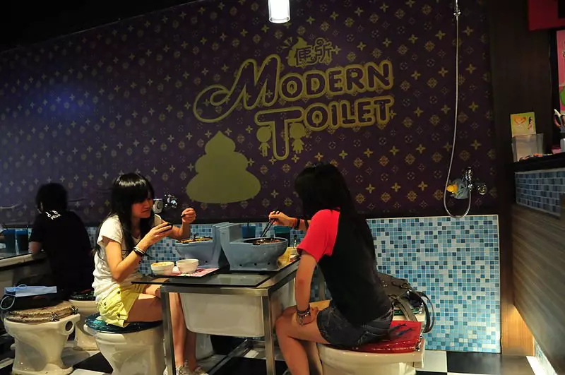 Toilet Modern