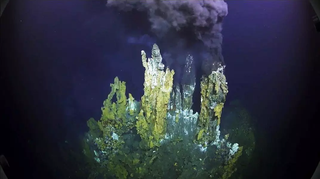 Учените изследват спиращи дъха хидротермални отвори във виртуална реалност 33442_1