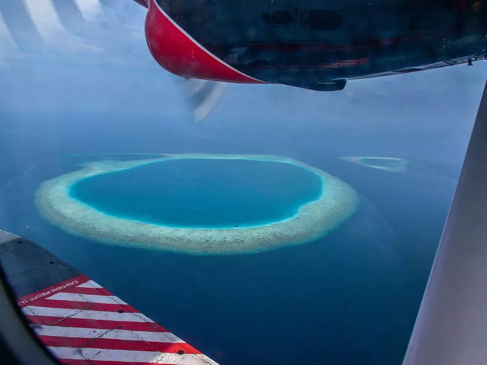 Lebaka Leo ka Lona Litsebi Tse Ling Tsa Geoloji li Re Khopolo ea Charles Darwin ea Ho Tsoa ha Coral Atoll e Fosahetse