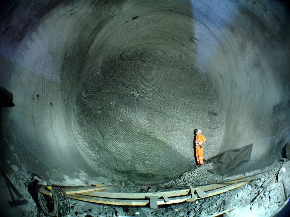 Najdlhší a najhlbší vlakový tunel na svete sa čoskoro otvorí