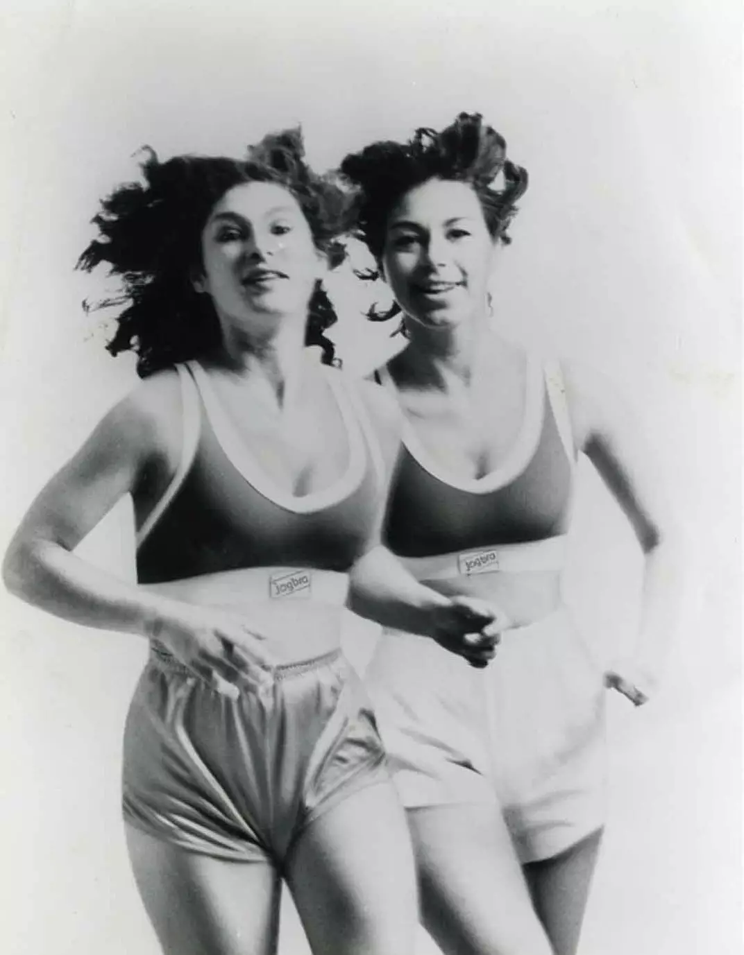 Dos mujeres corriendo 1970