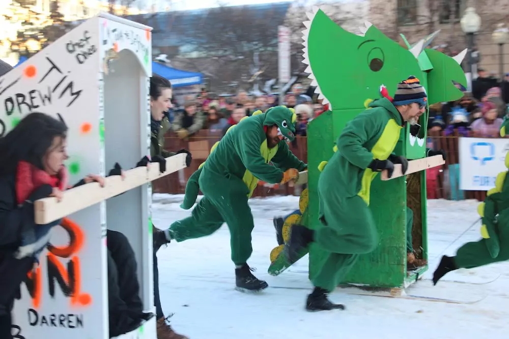 Binnen de wrâld grutste Outhouse Race 33655_6