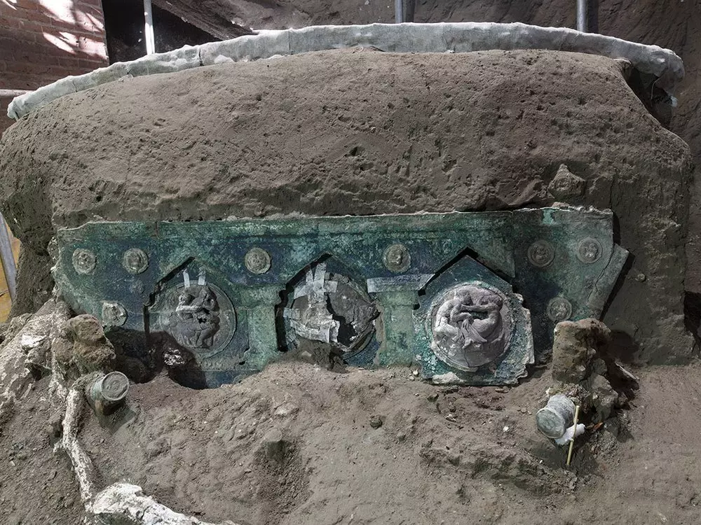 Ceremoniële strijdwagen gevonden in de buurt van Pompeii