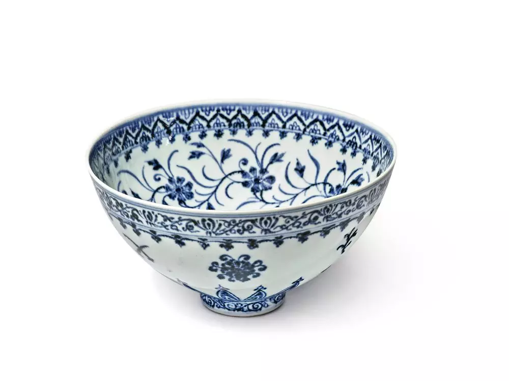 Porcelain Bowl በያርድ ሽያጭ በ$35 ተገዝቷል በ$500,000 በሐራጅ ሊሸጥ ይችላል