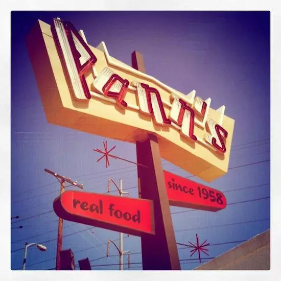 1958'de inşa edilen Los Angeles'taki Pann's restoranı için imzalayın (Matt Novak, 2011)