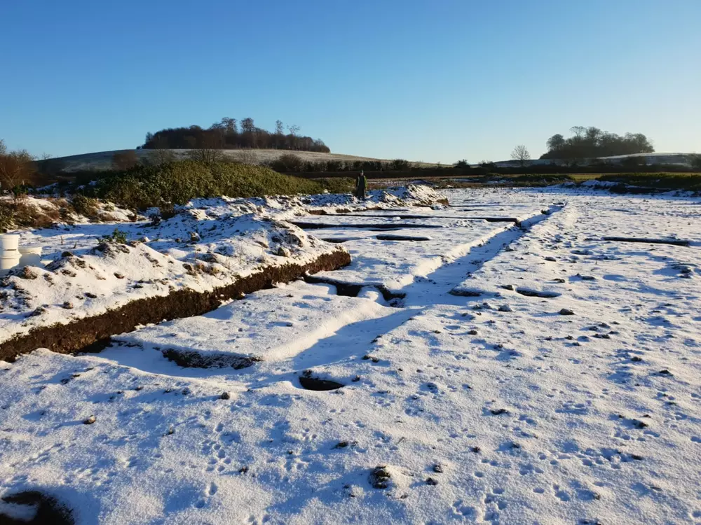 Snedækket omrids af den romerske villas fundamenter